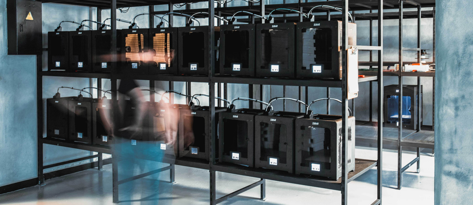 How to Start and Maintain a 3D Printing Farm - Zaxe Blog